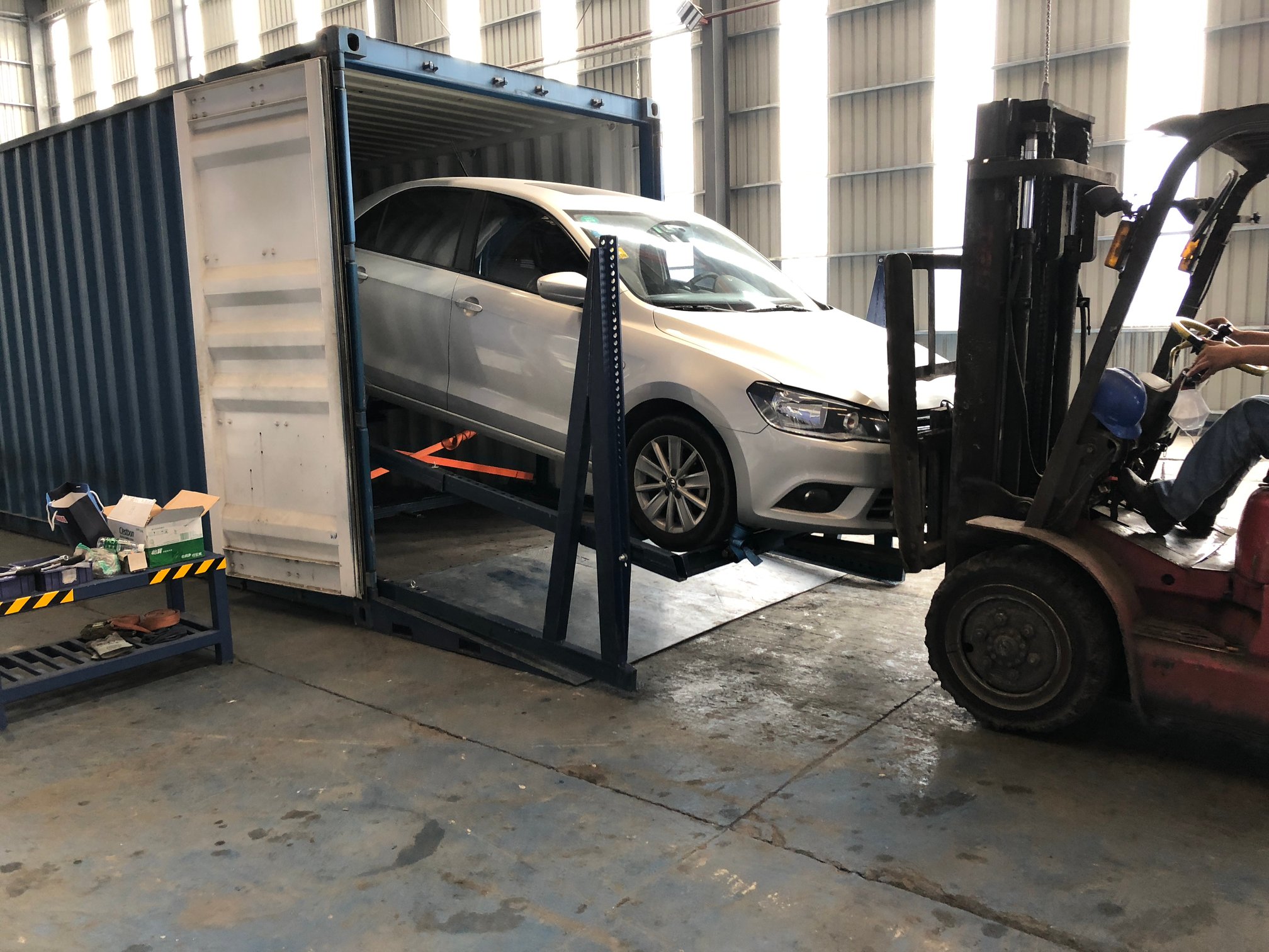 5 Top Tips For Loading Cars Into Containers - Trans-Rak