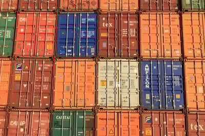 5 Advantages Of Car Racking Systems In Shipping Containers