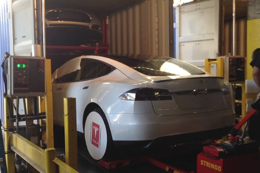 5 Top Tips For Loading Cars Into Containers